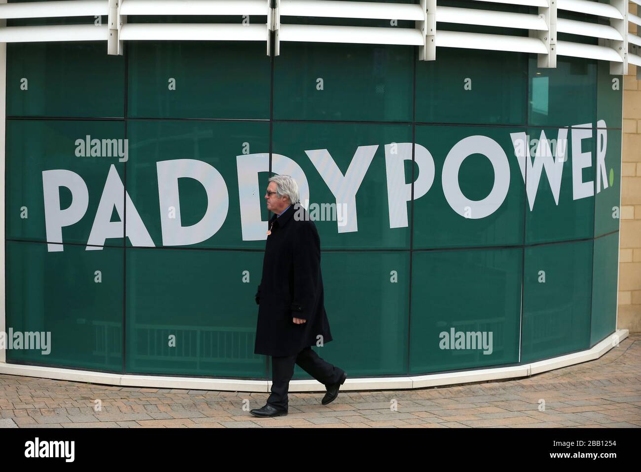 Paddy power signage hi-res stock photography and images - Alamy