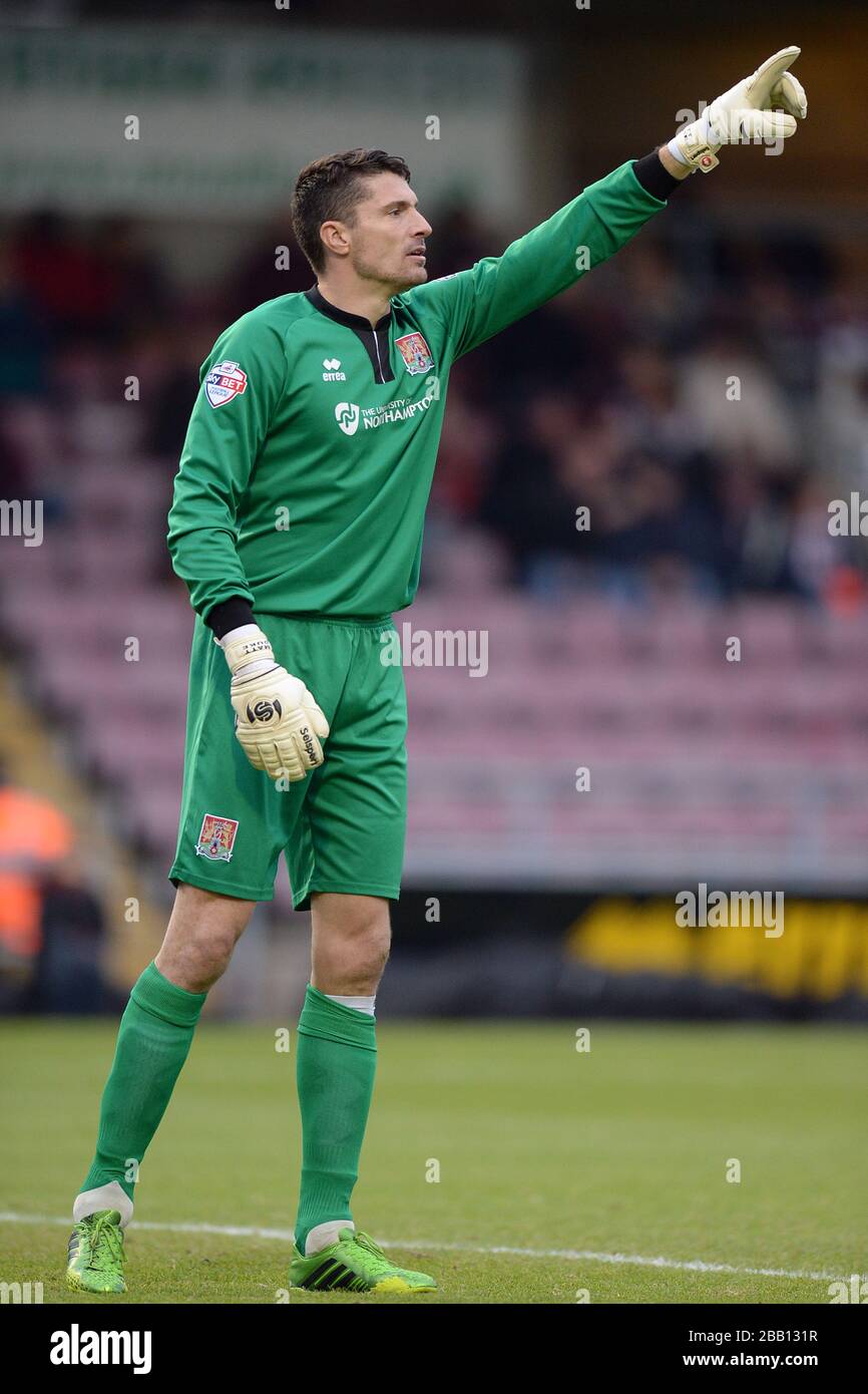 Goalkeeper matt duke hi-res stock photography and images - Alamy