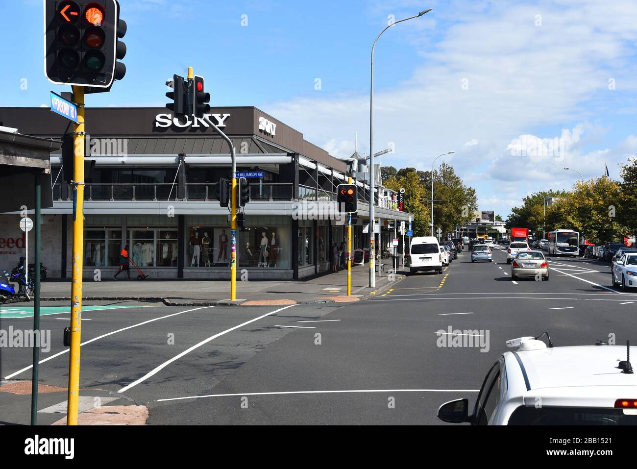 Auckland roads hi-res stock photography and images - Alamy