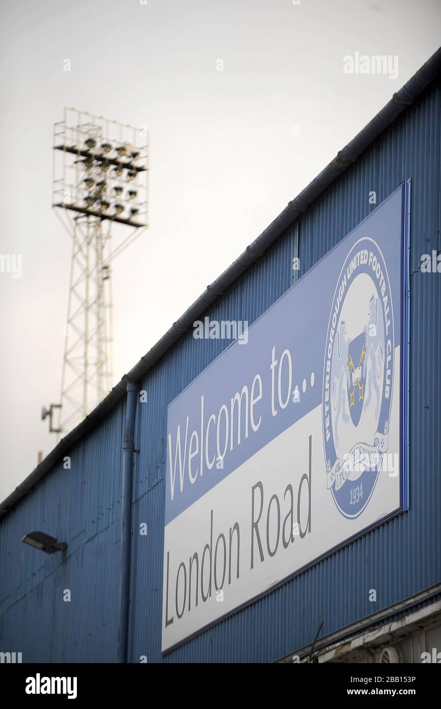 Signage at London Road Stock Photo - Alamy