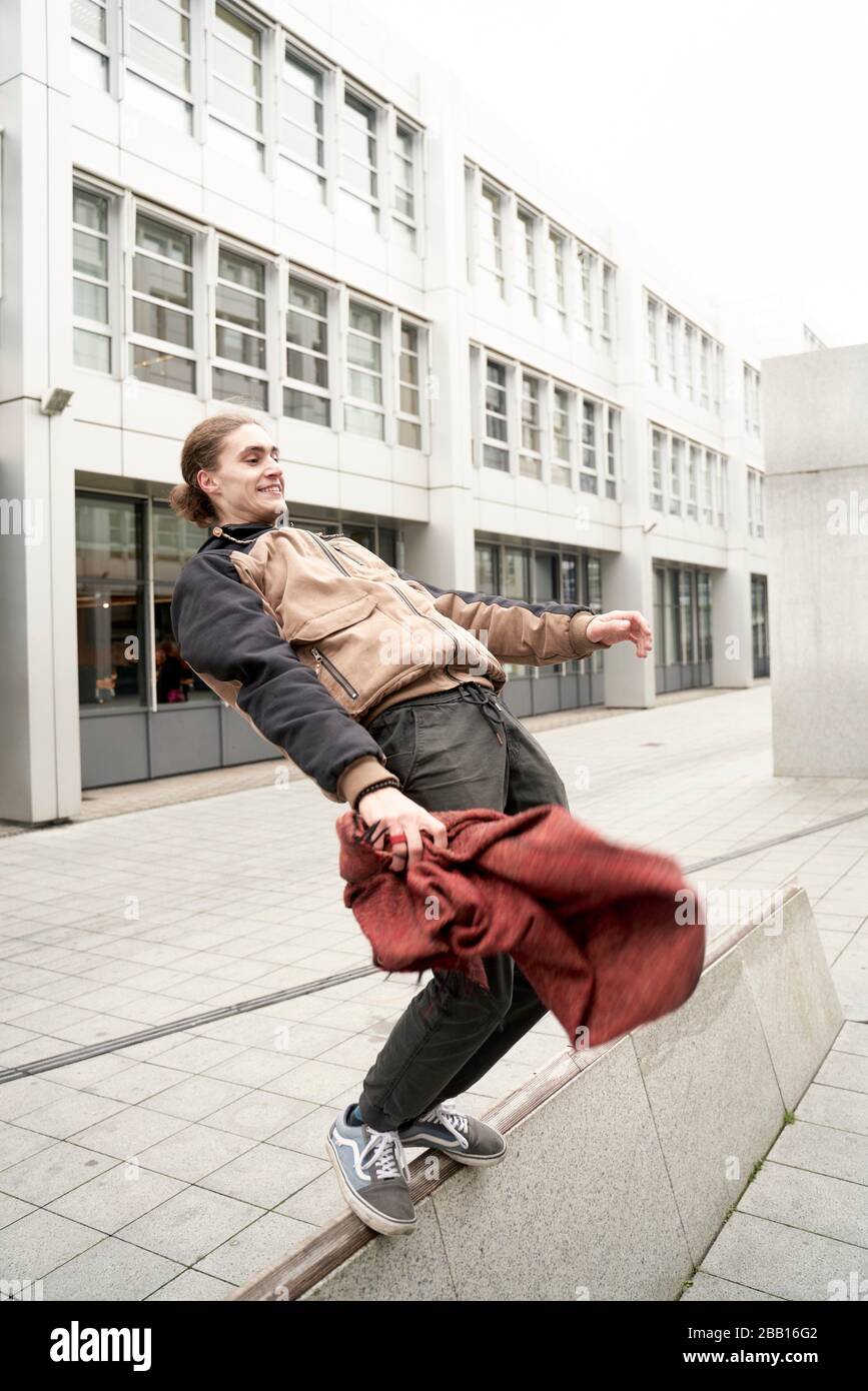 Out of balance hi-res stock photography and images - Alamy