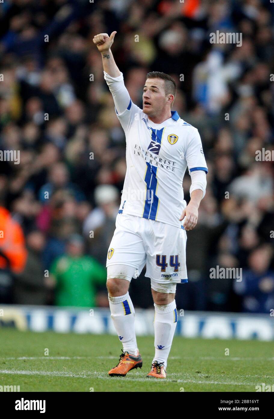Leeds United's Ross McCormack gives the thumbs up Stock Photo - Alamy