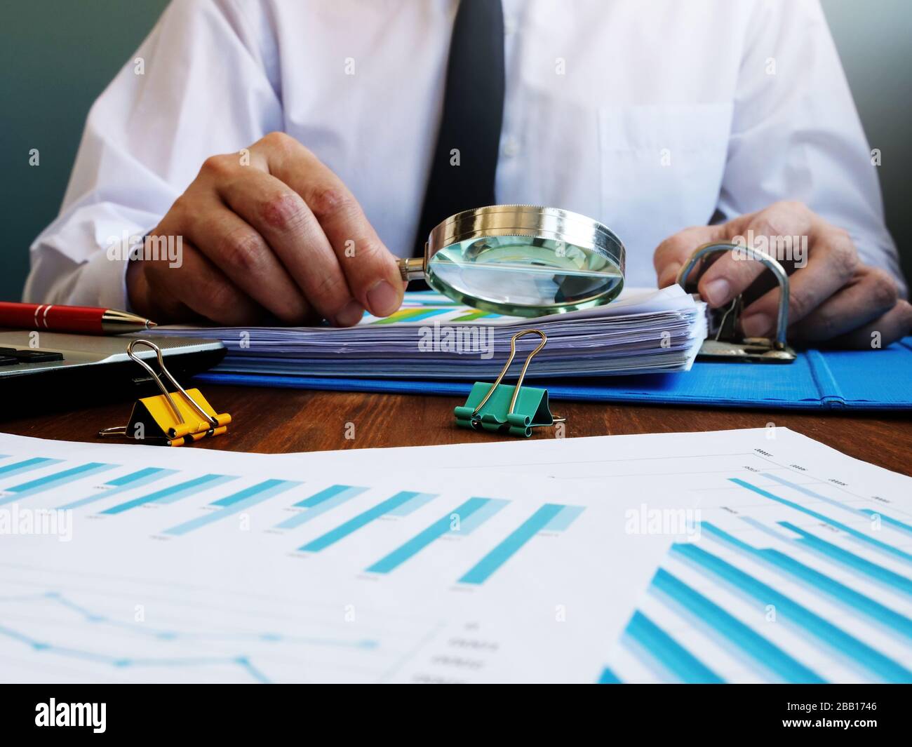 Data validation process hi-res stock photography and images - Alamy