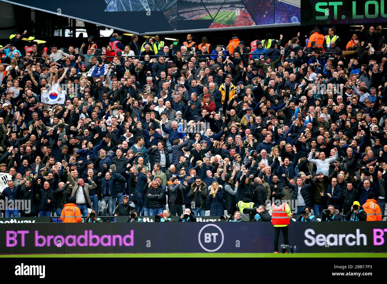 Tottenham hotspur fans in the stands hi-res stock photography and ...