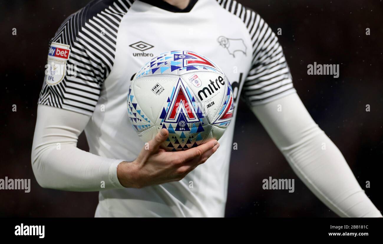 Efl match ball hi-res stock photography and images - Alamy