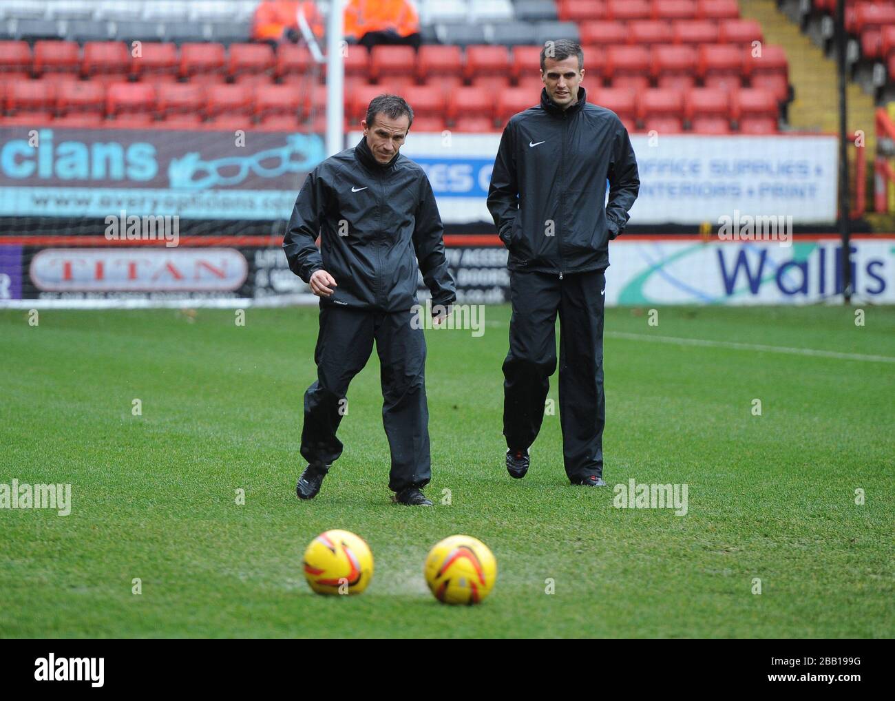 Referee does pitch inspection hi-res stock photography and images - Alamy