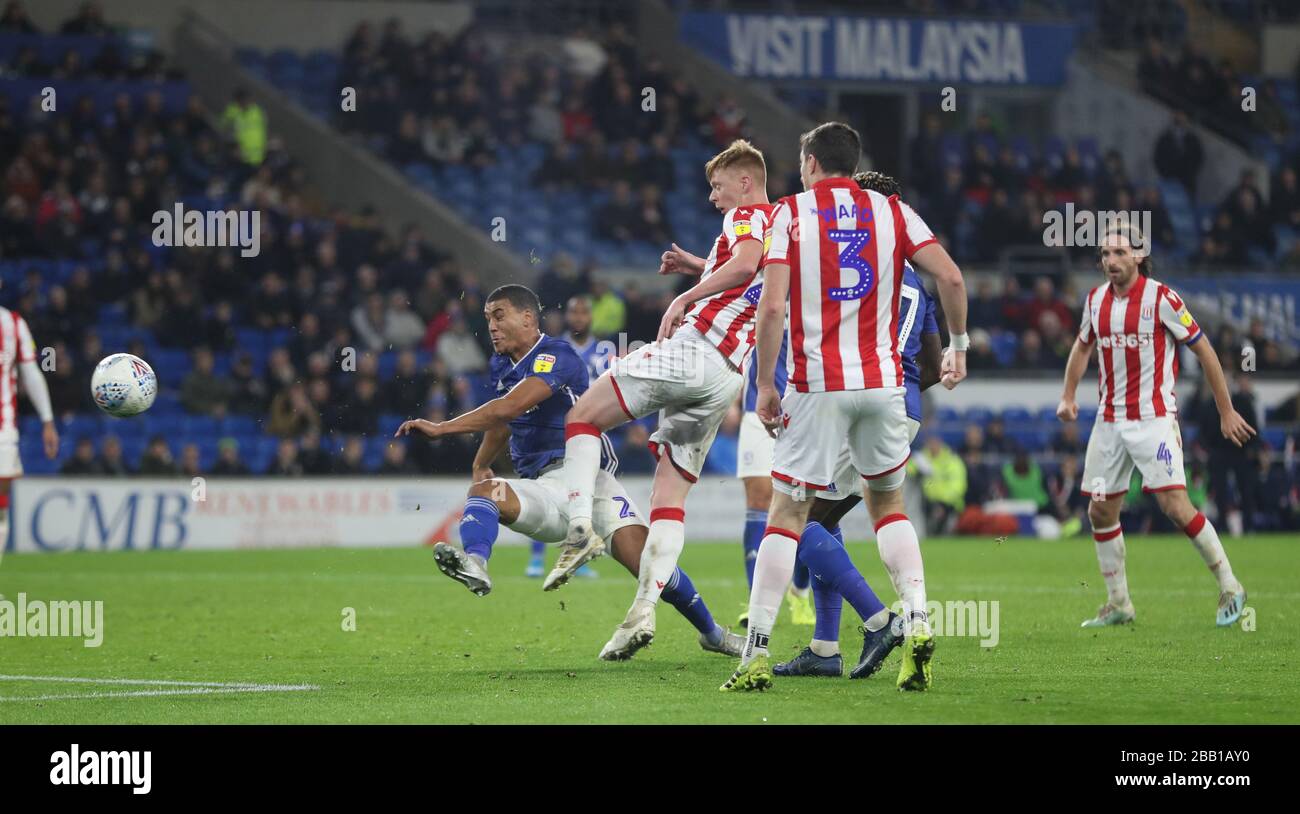 Stoke City's Sam Clucas shoots towards goal Stock Photo - Alamy