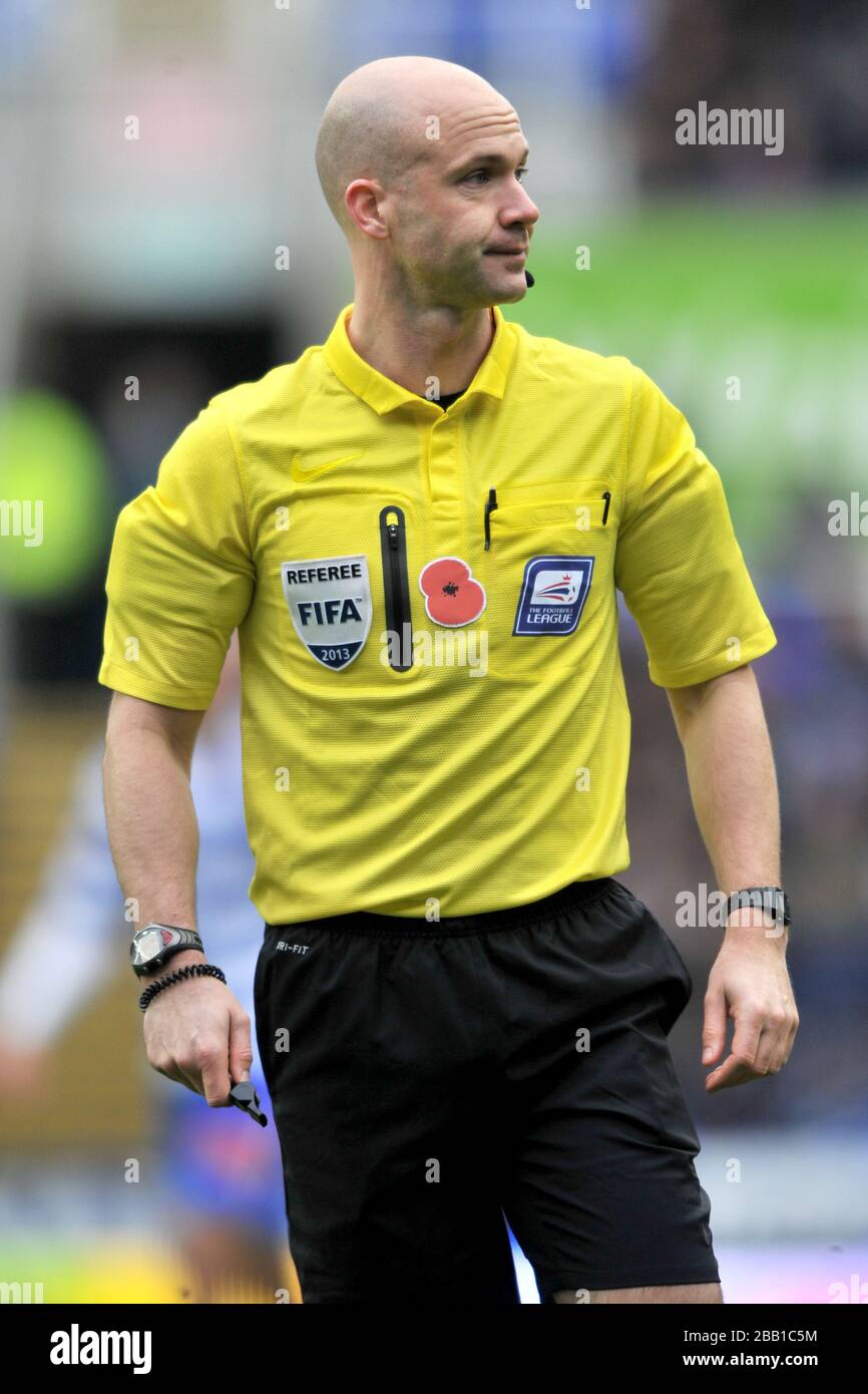 Anthony Taylor, match referee Stock Photo - Alamy