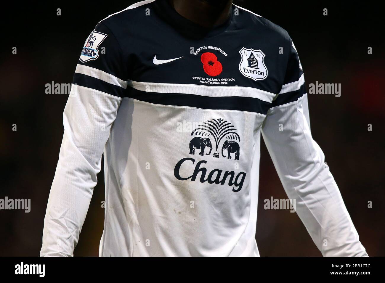 Everton shirt hi-res stock photography and images - Alamy