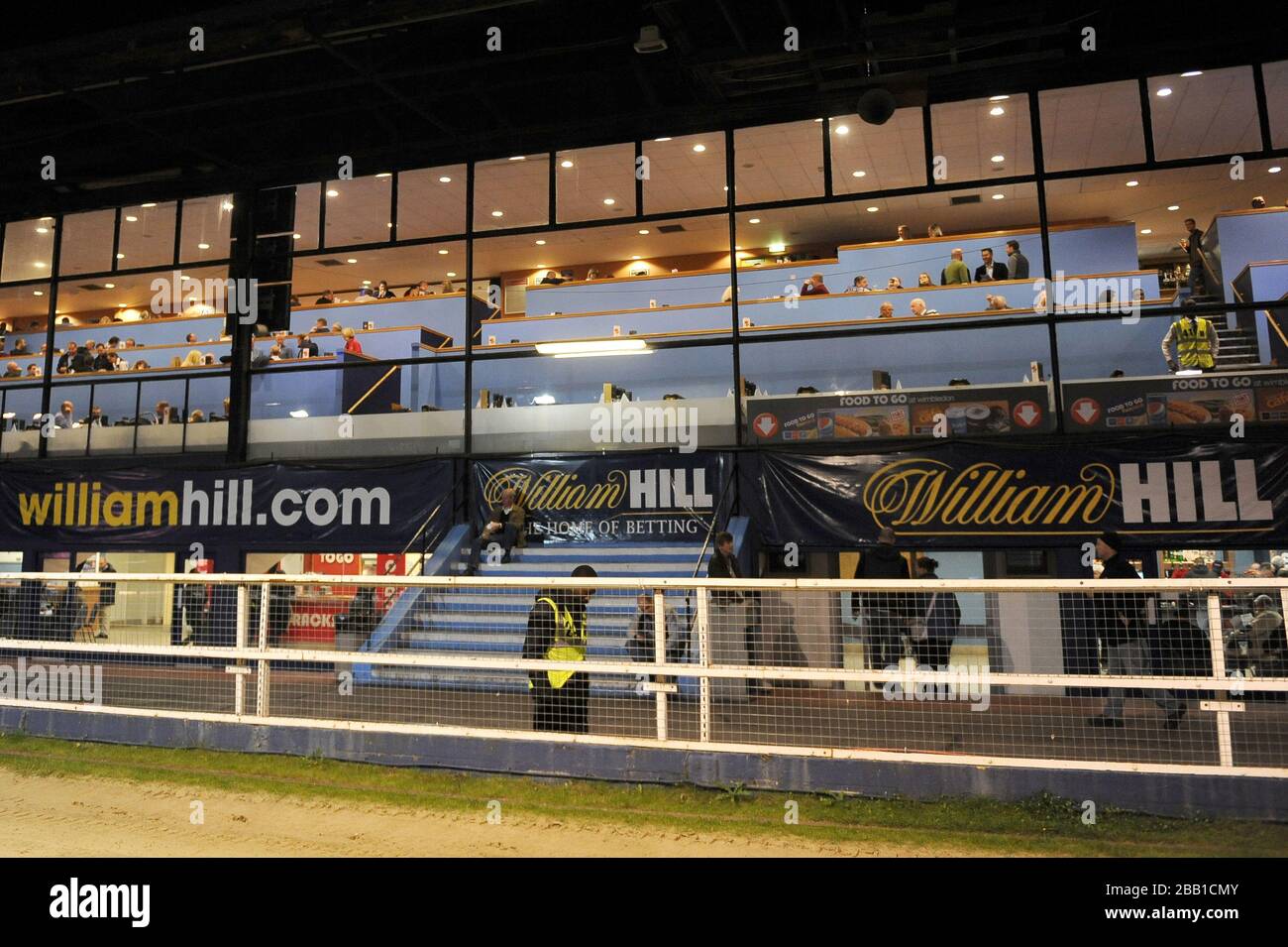 Race night hi-res stock photography and images - Alamy