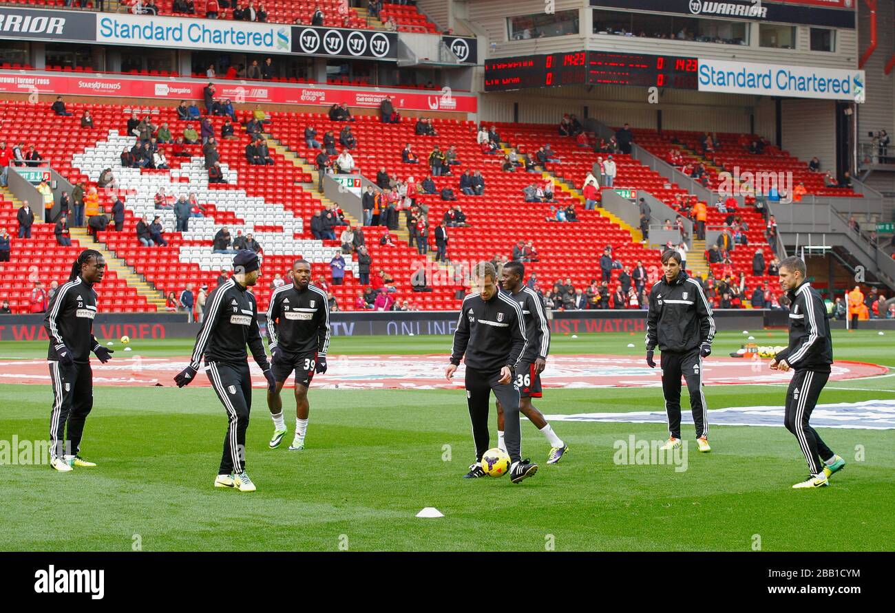 Fulham players training prior to kick-off Stock Photo - Alamy