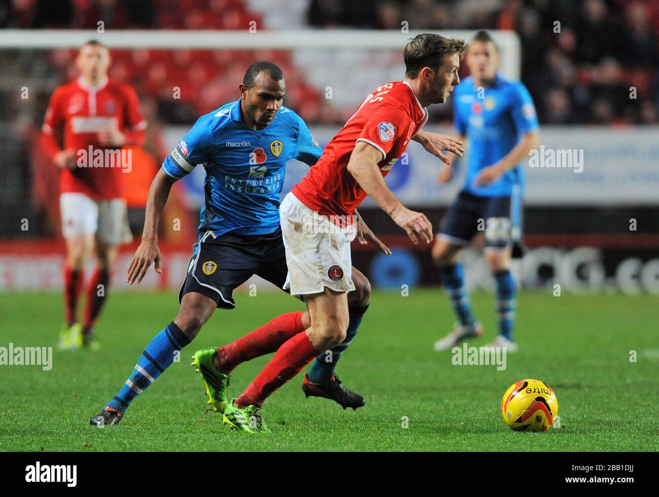 Charlton Athletic's Dale Stephens (right) and Leeds United's Rodolph ...