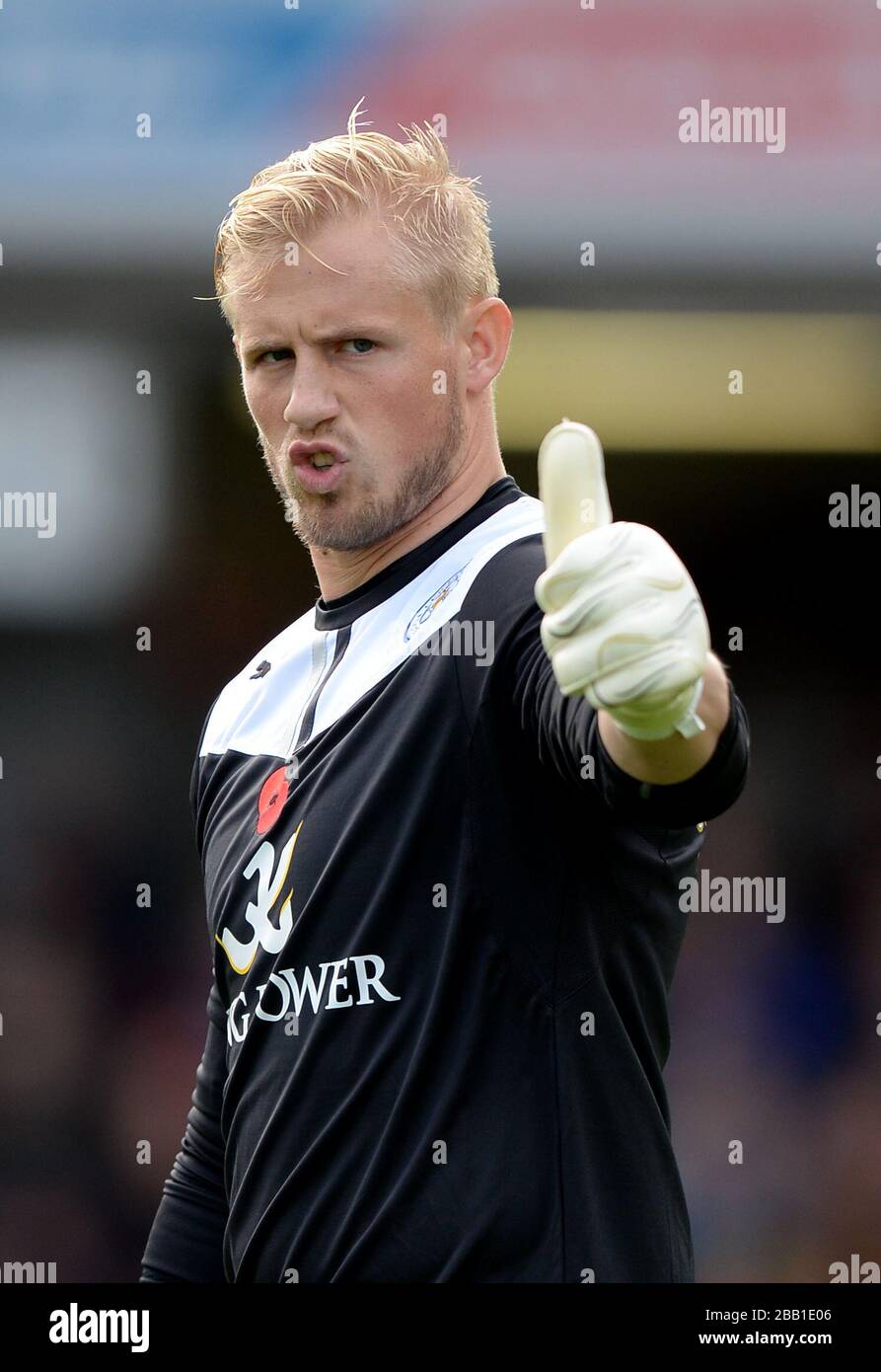 Leicester City goalkeeper Kasper Schmeichel gives the thumbs up the ...
