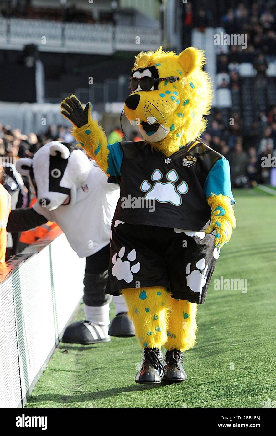 Mascots Jaxson De Dille(front)and Billy the Badger (rear) wave to the ...