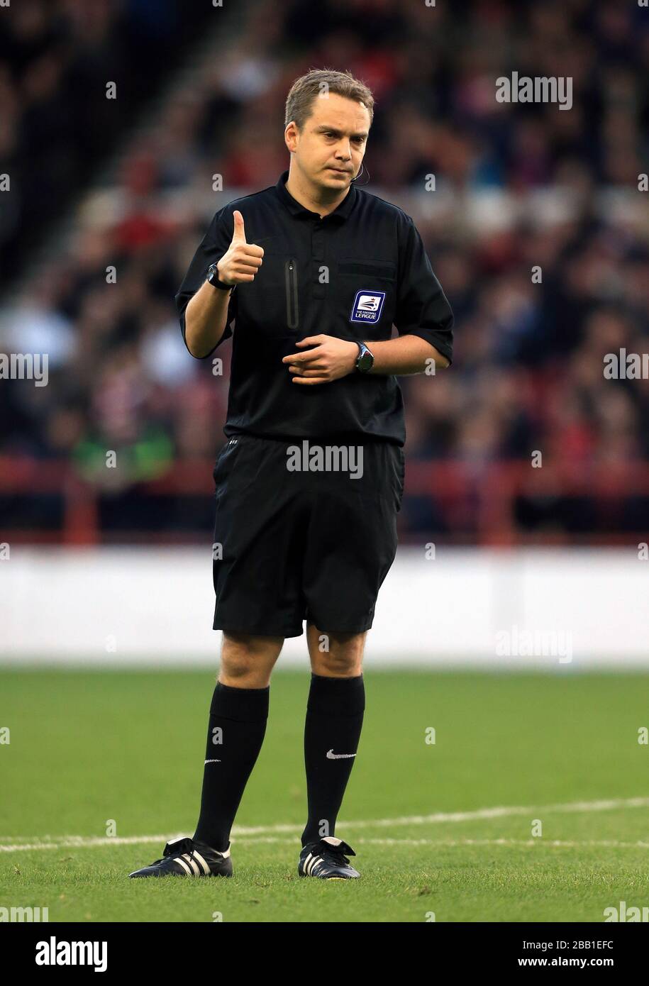 Referee Michael Naylor High Resolution Stock Photography and Images - Alamy