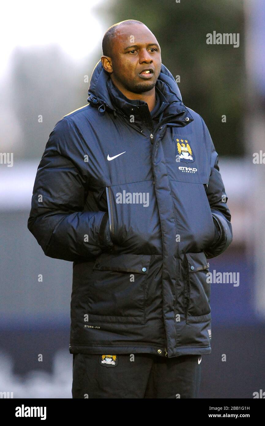 Patrick vieira touchline hi-res stock photography and images - Alamy