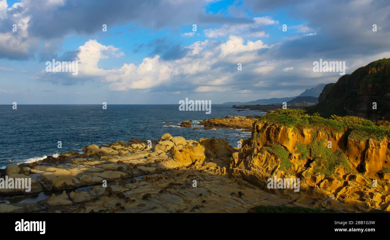 Heping hi-res stock photography and images - Alamy