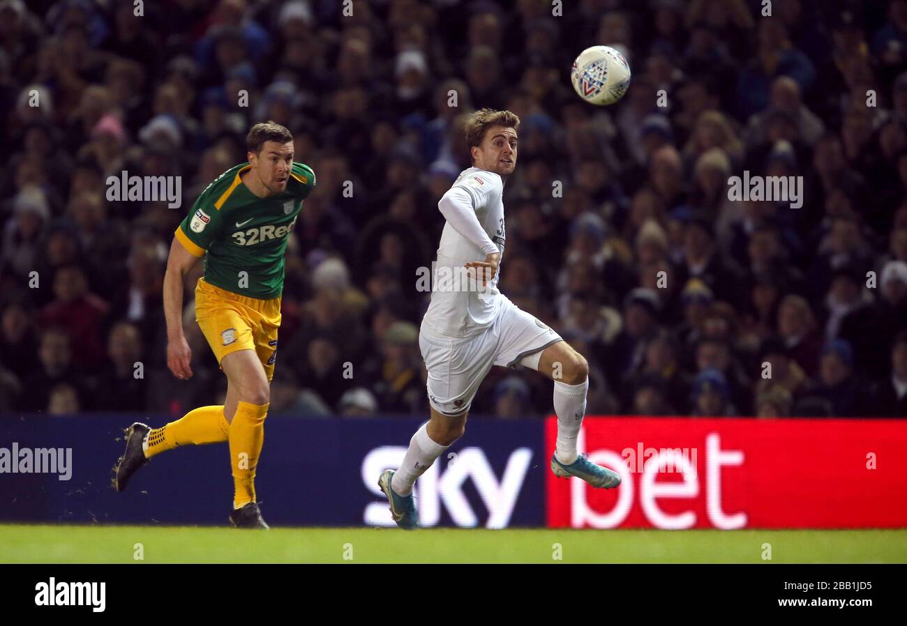 Preston north ends leeds uniteds hi-res stock photography and images ...