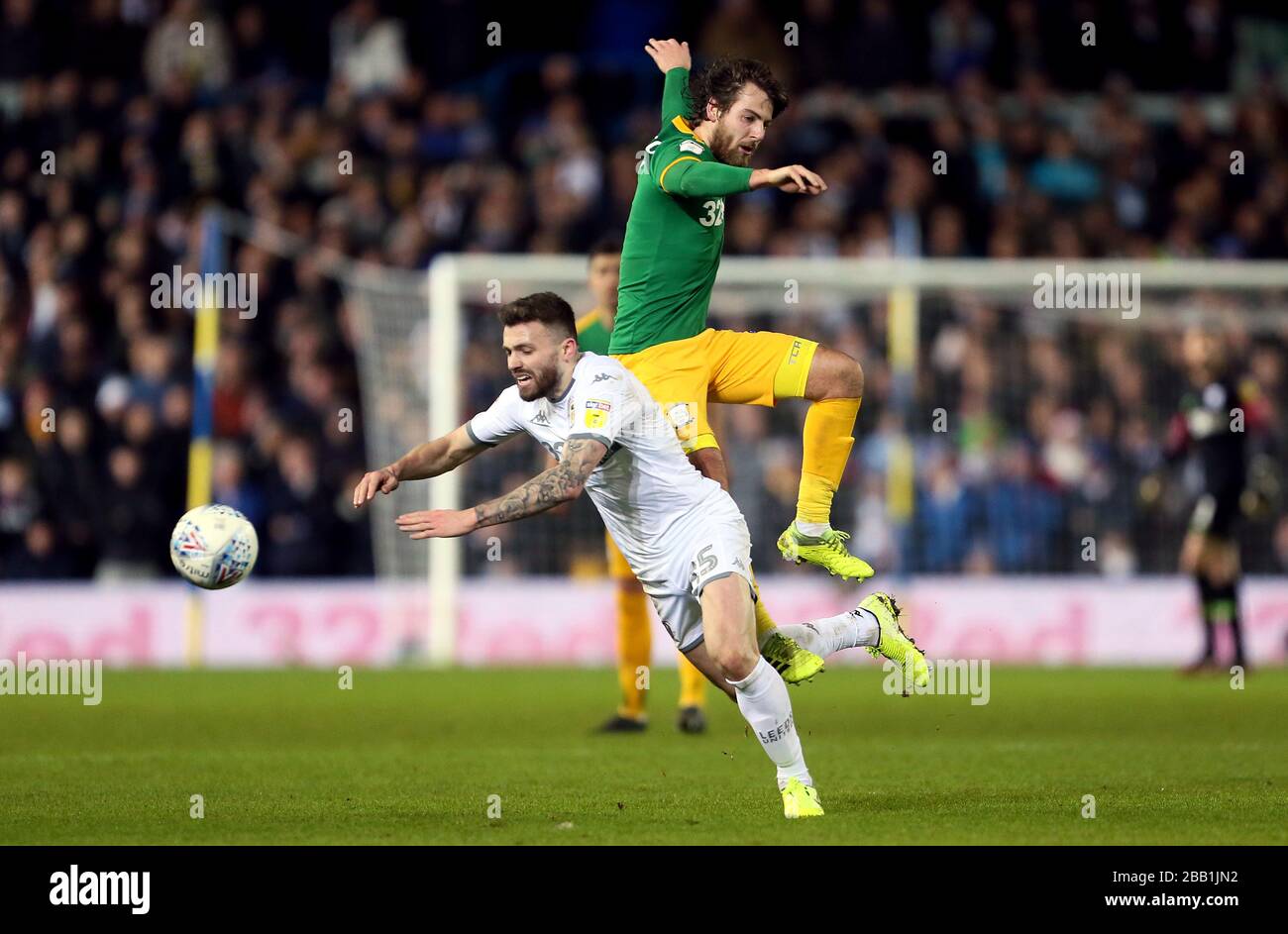Leeds United's Stuart Dallas (left) and Preston North End's Ben Pearson ...