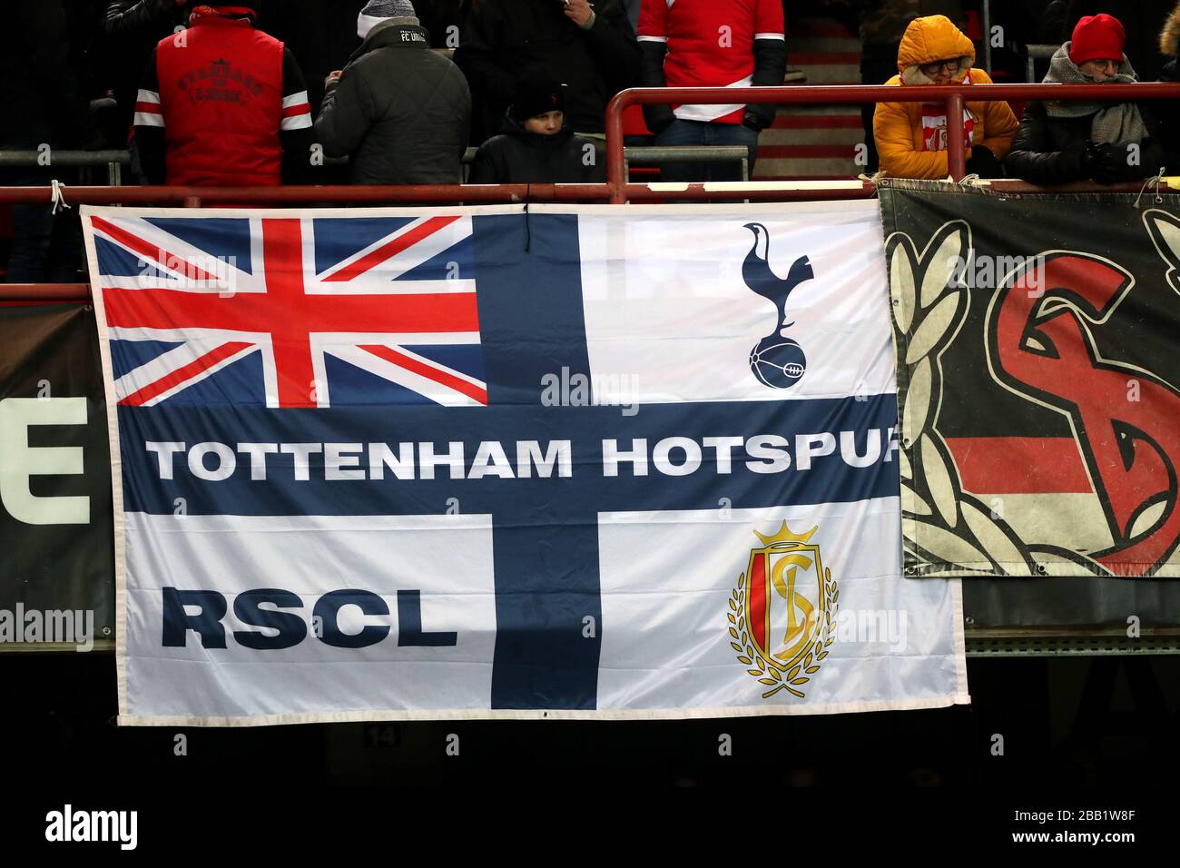 Tottenham hotspur flag hi-res stock photography and images - Alamy