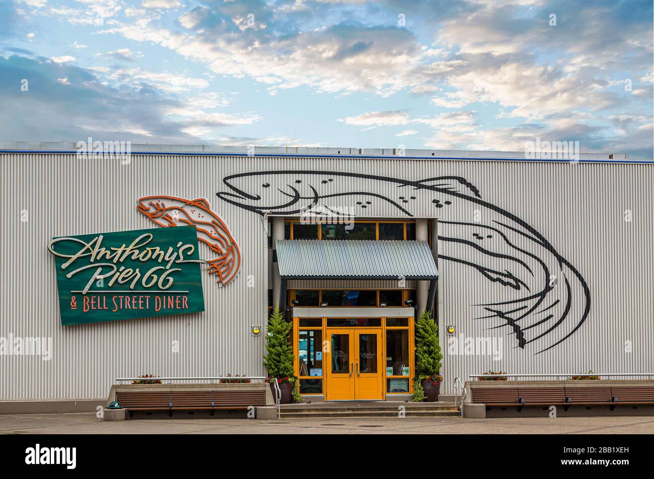 Anthonys pier 66 and bell street diner hi-res stock photography and ...