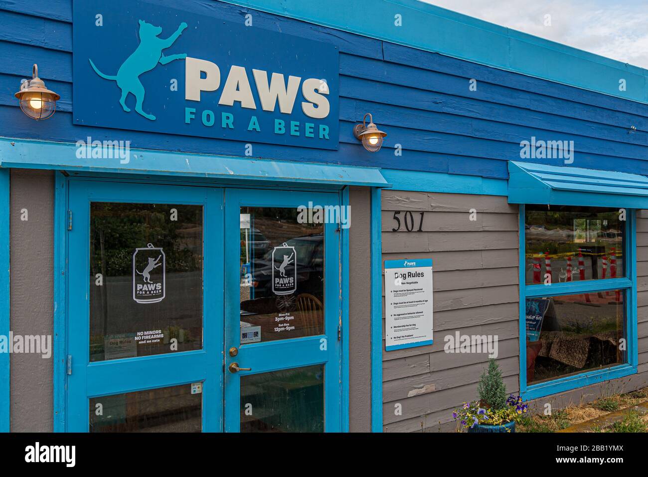 The friendly bar hi-res stock photography and images - Alamy