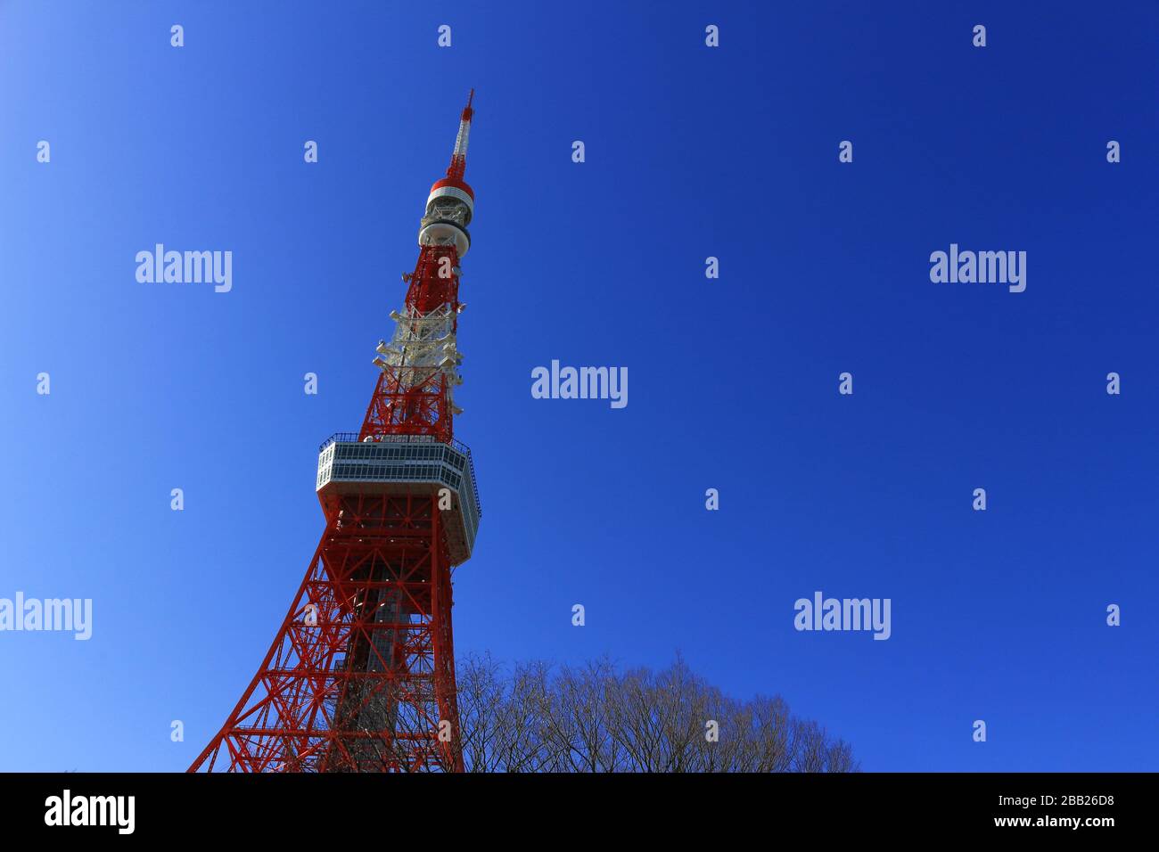 Tokyo Tower with clear blue sky and bright colors Stock Photo - Alamy