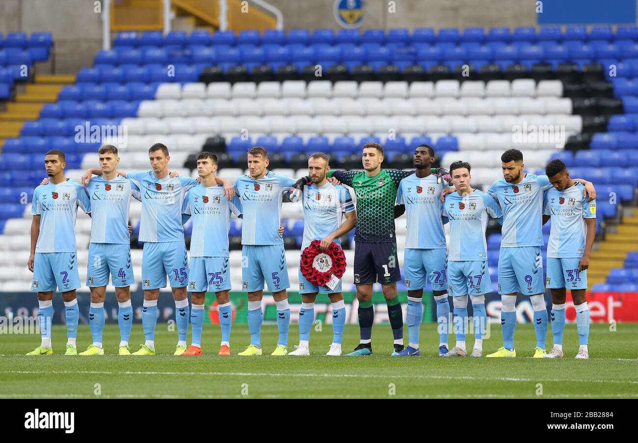Coventry City players on the pitch Stock Photo - Alamy