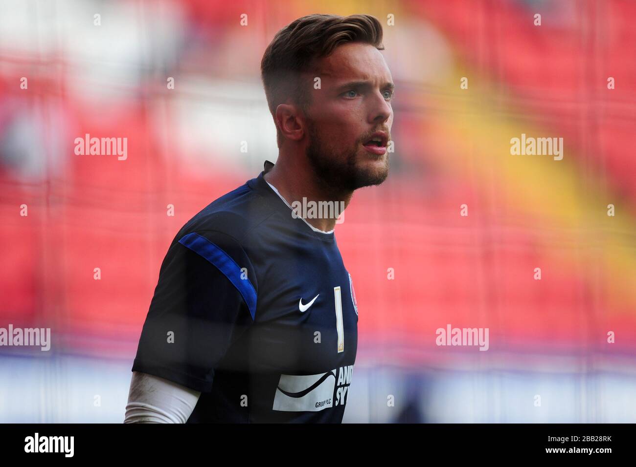 Ben Hamer, Chalrton Athletic goalkeeper Stock Photo - Alamy
