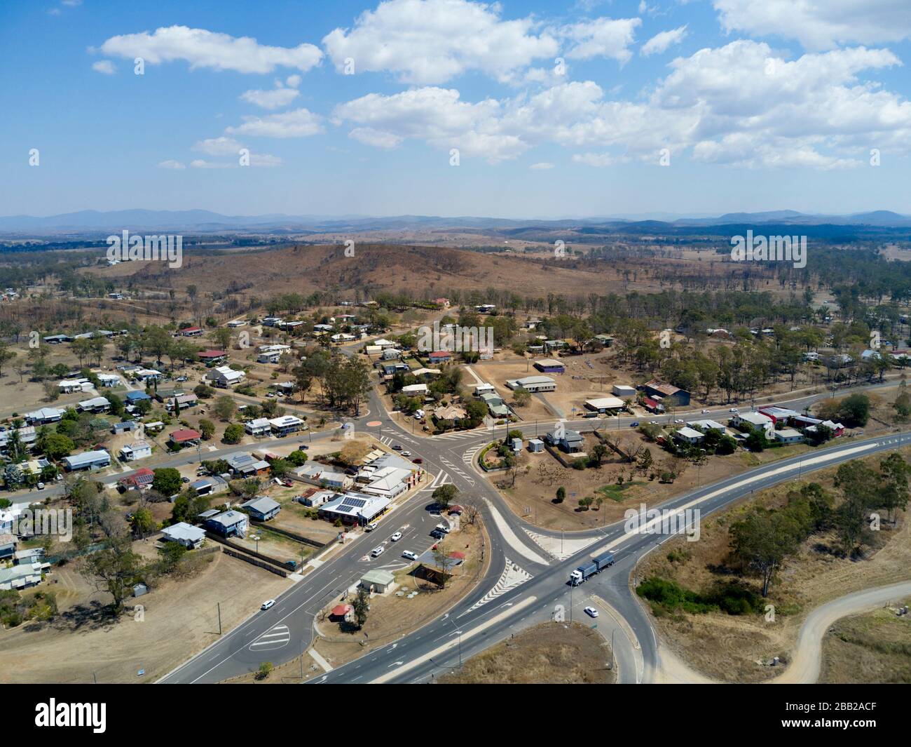 Mount Larcom High Resolution Stock Photography and Images - Alamy