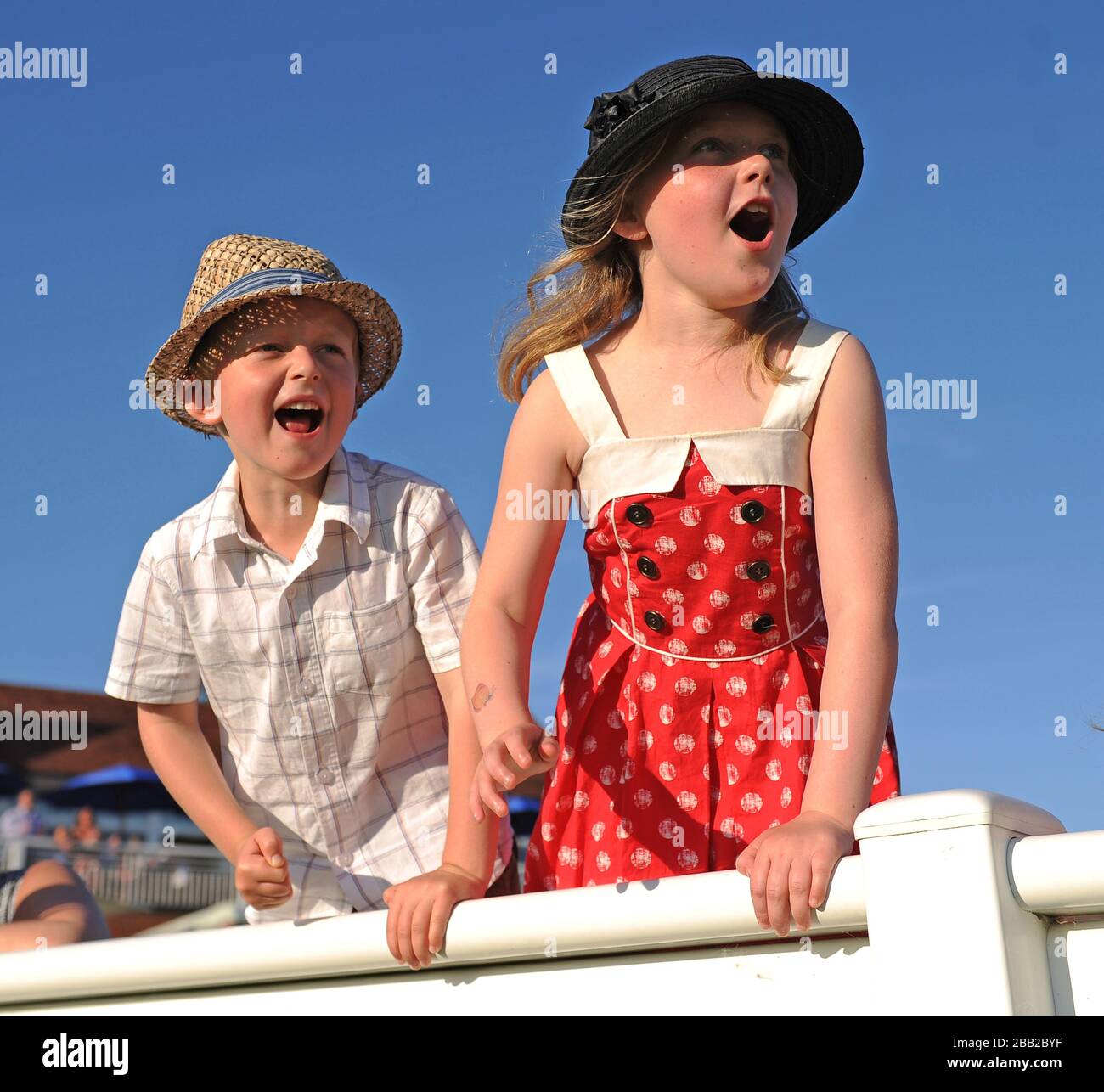 Finn and Amelia Fraser enjoying the racing at Lingfield Park Stock ...