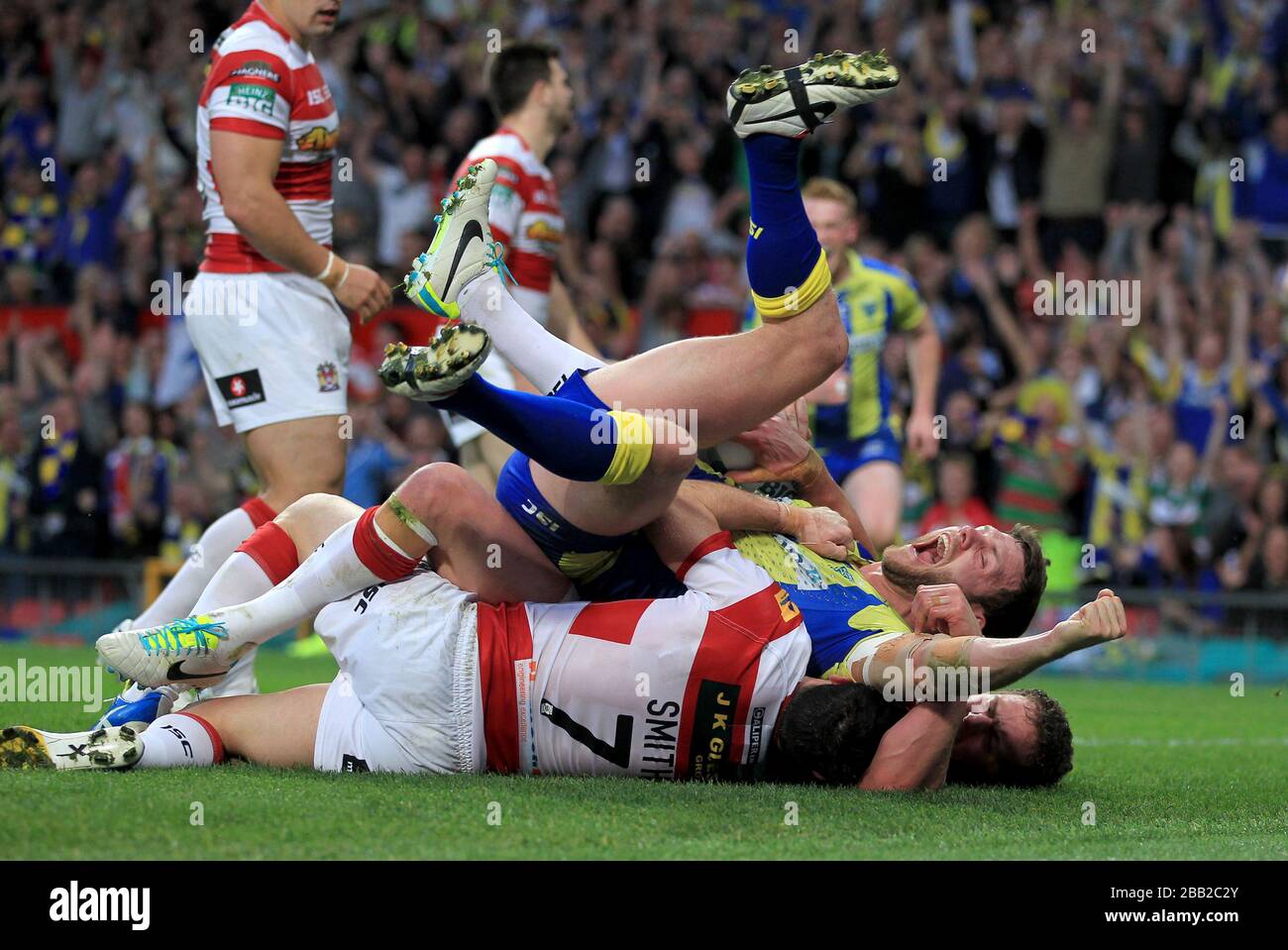 Warrington Wolves' Simon Grix celebrates after scoring a try Stock ...