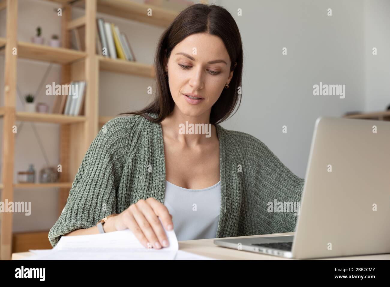 Female boss busy office hi-res stock photography and images - Alamy