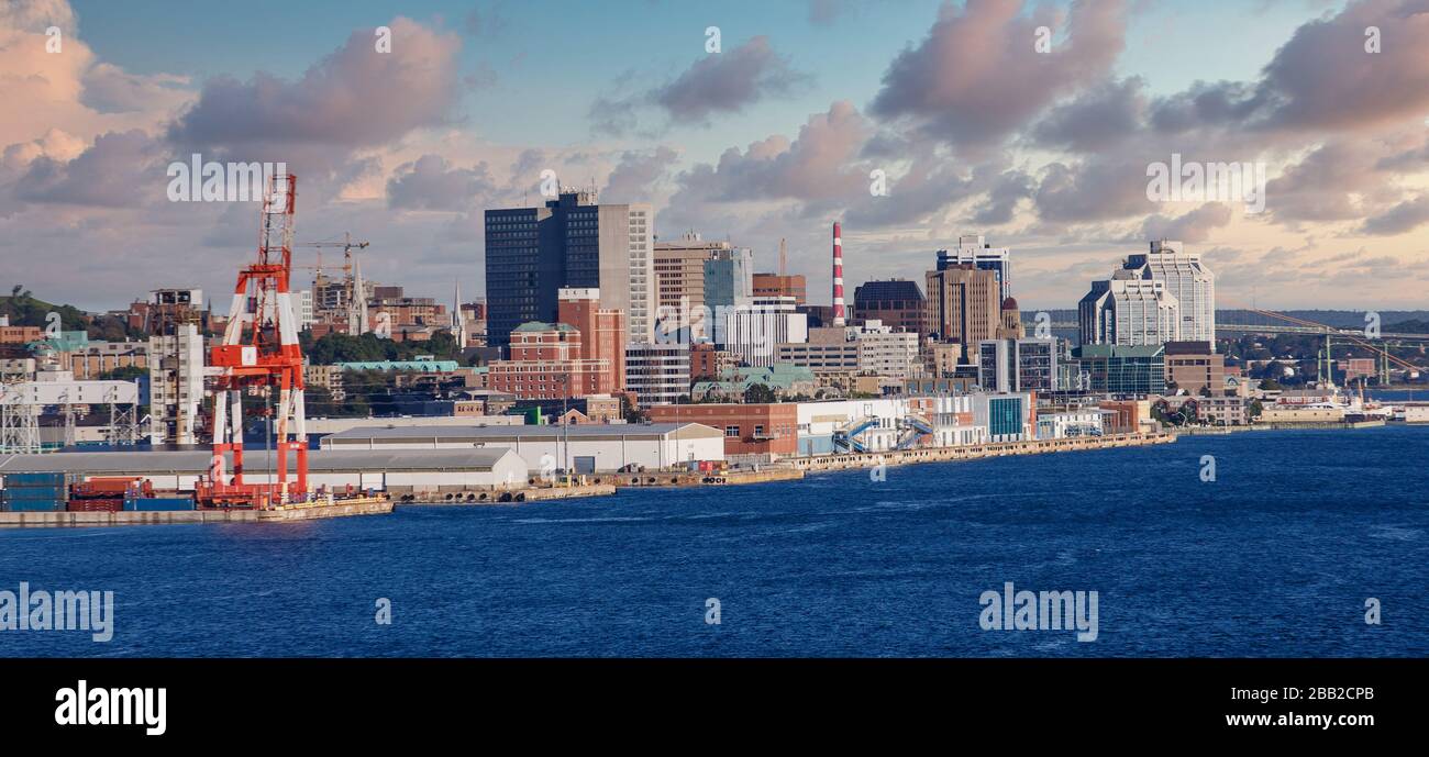 Old harbor container hi-res stock photography and images - Alamy