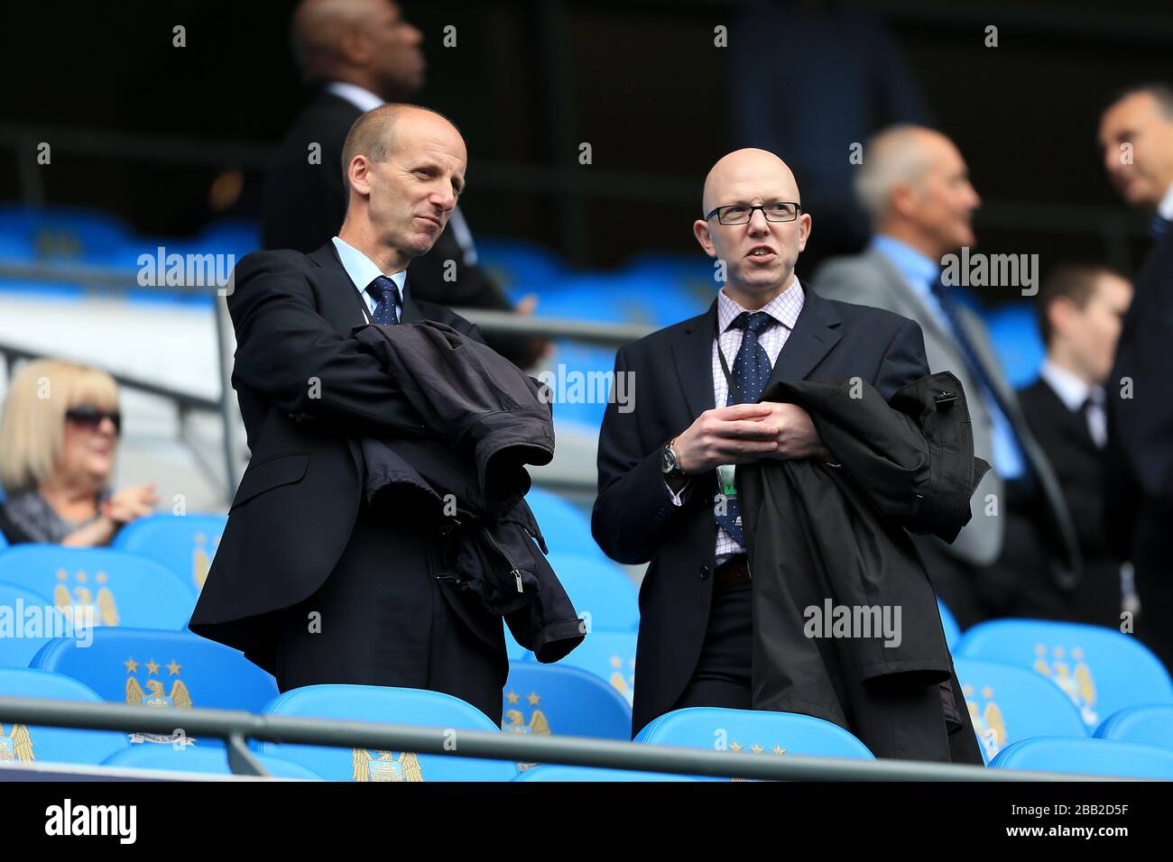 Referee mike riley hi-res stock photography and images - Alamy
