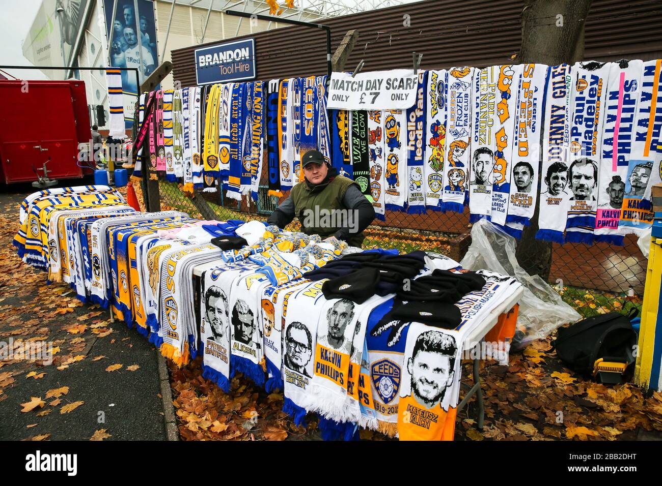 Leeds united scarves hi-res stock photography and images - Alamy