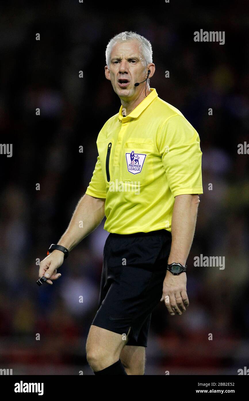 Referee Chris Foy High Resolution Stock Photography and Images - Alamy