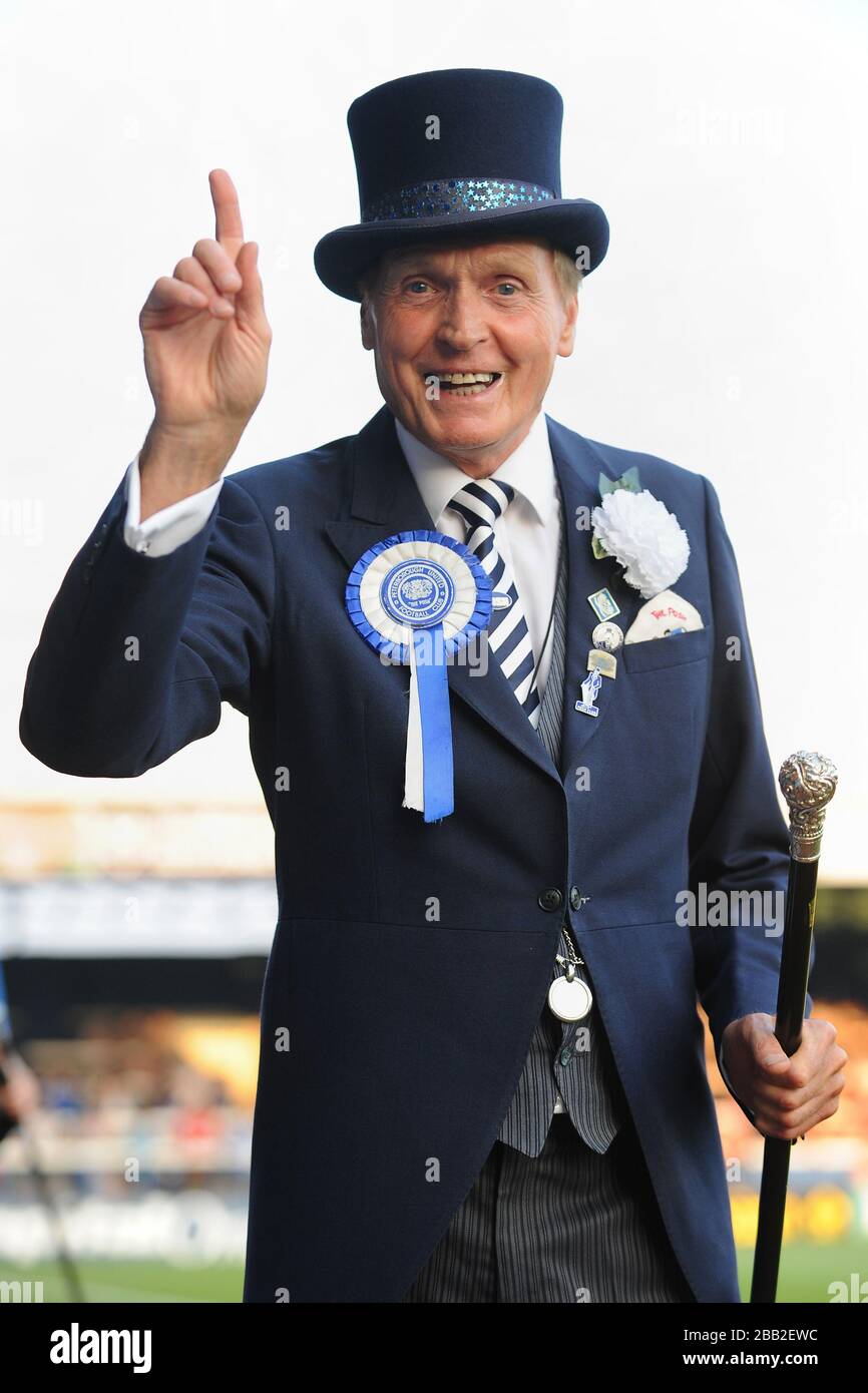 Peterborough united mascot hi-res stock photography and images - Alamy
