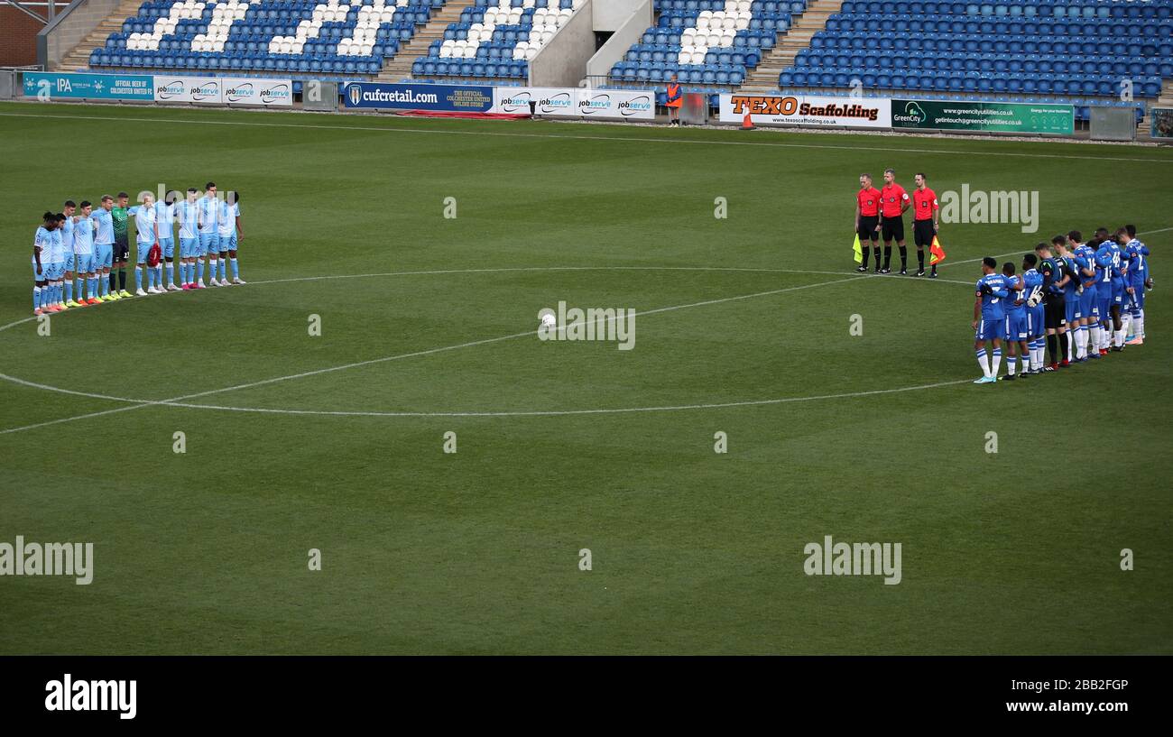 Coventry City players observe a minute's silence in honour of Armistice ...