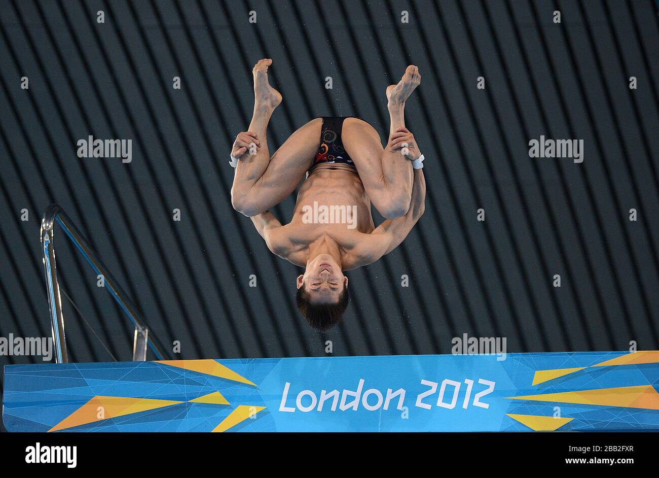 China's Lin Yue competes in the Men's 10m Platform Final Stock Photo ...