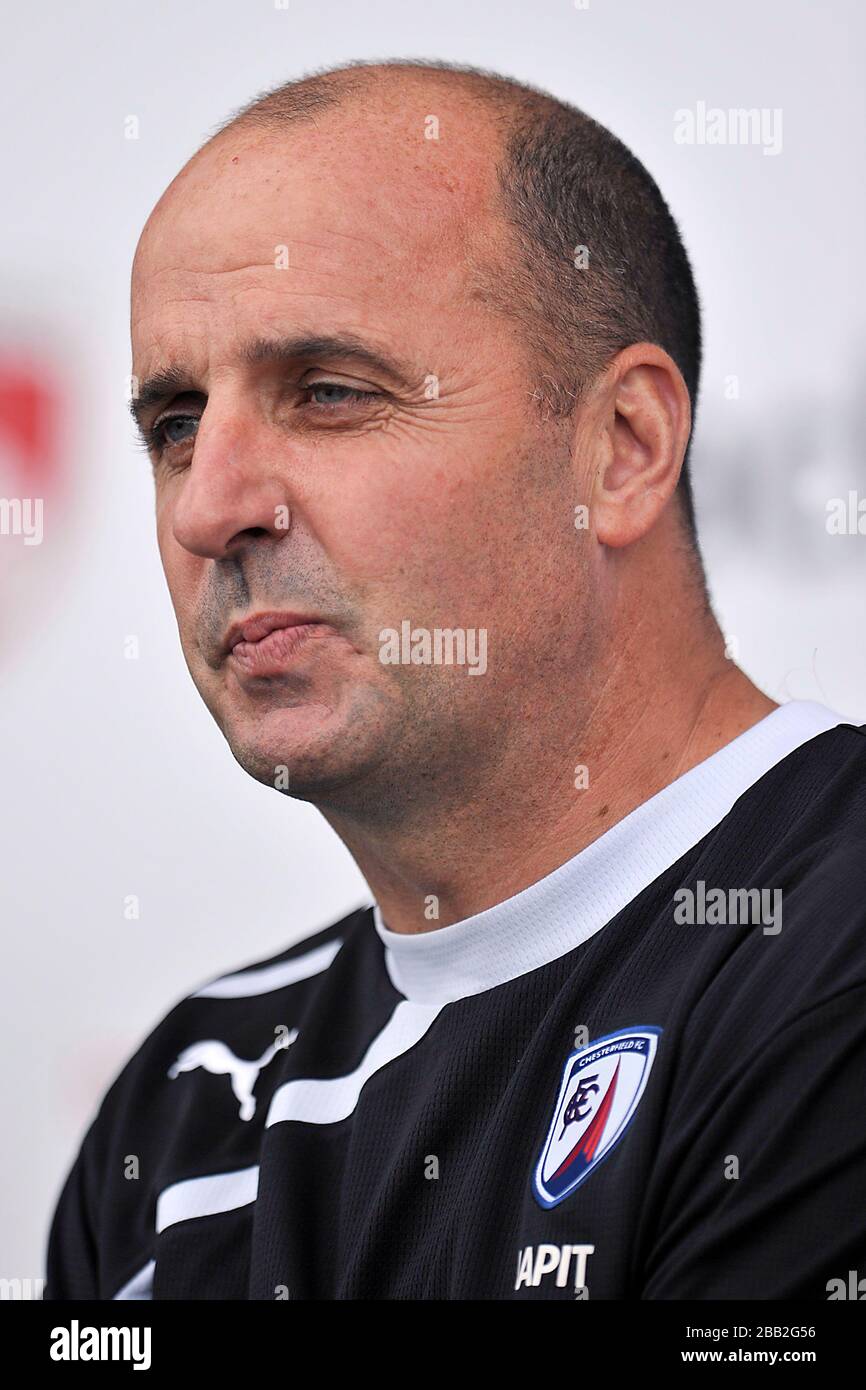 Manager Paul Cook, Chesterfield Stock Photo - Alamy