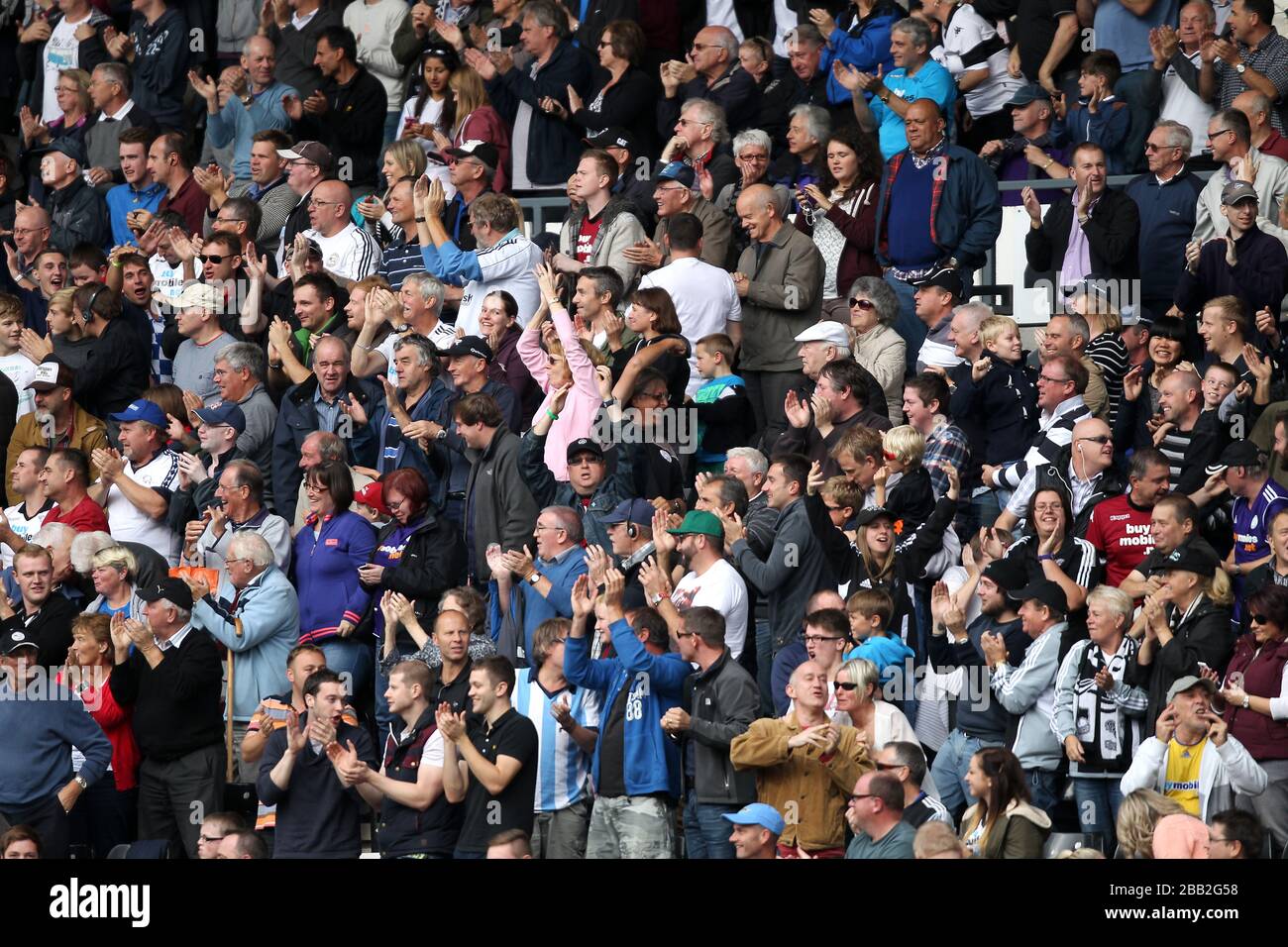 Derby county fans celebrate in the stands hi-res stock photography and ...