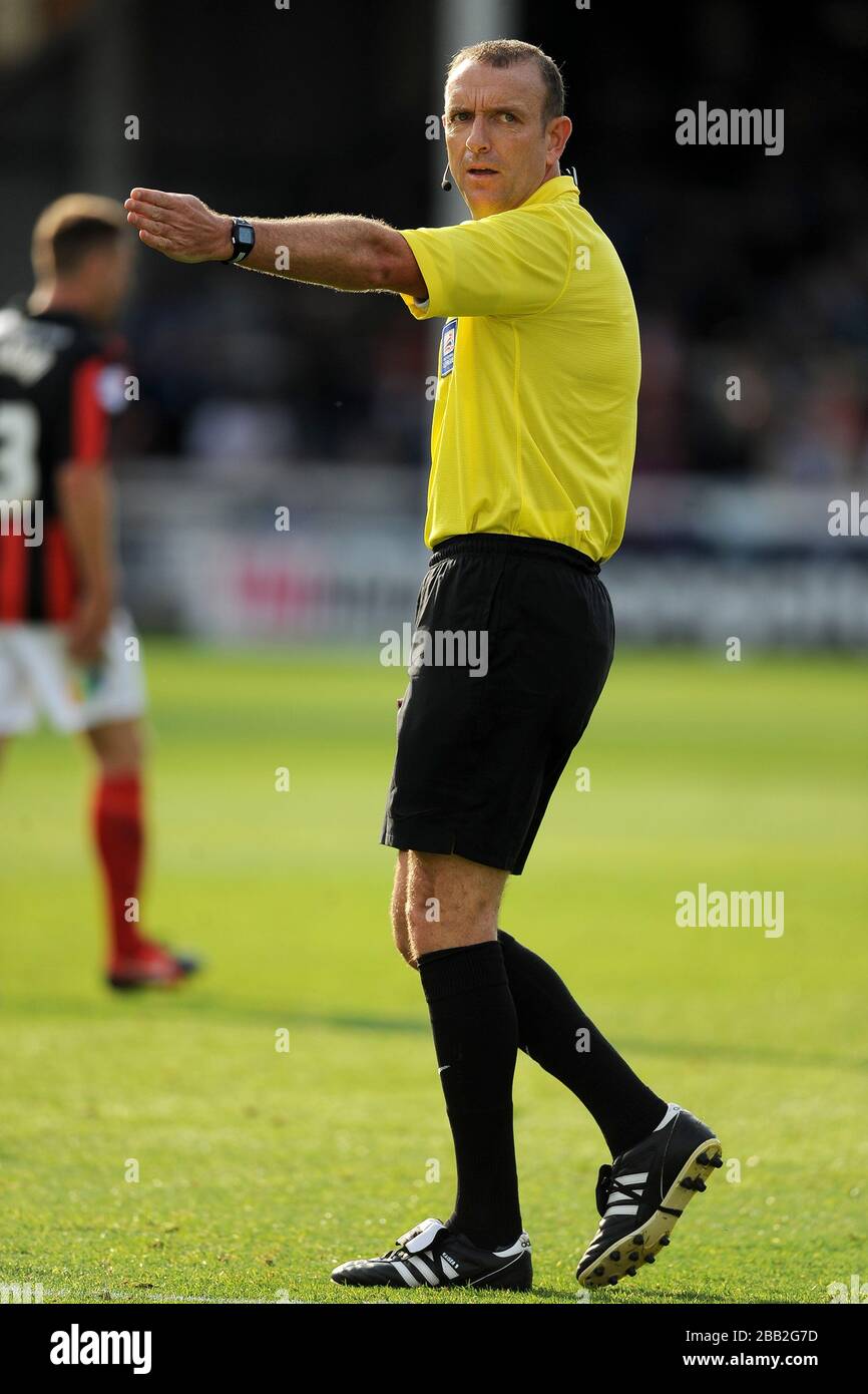 Referee carl boyeson hi-res stock photography and images - Alamy