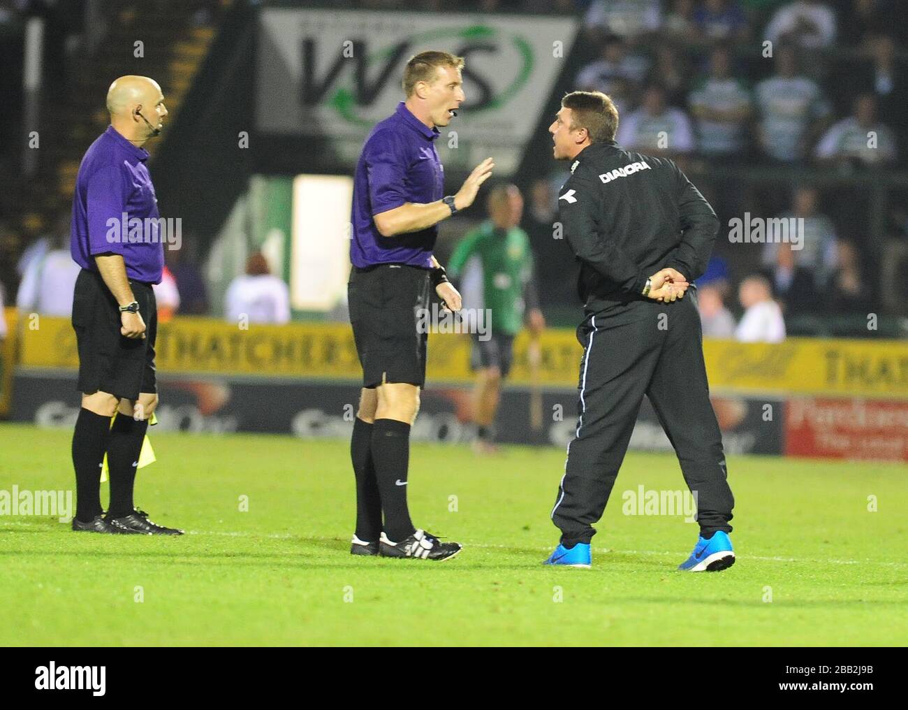 Football referee argument hi-res stock photography and images - Alamy