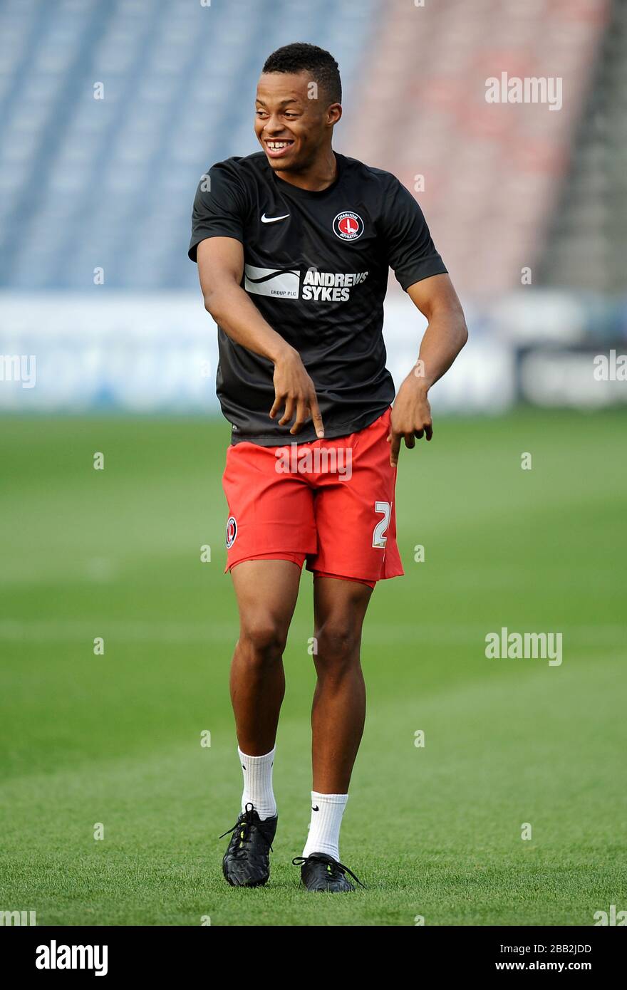 Charlton athletics jordan cousins hi-res stock photography and images ...