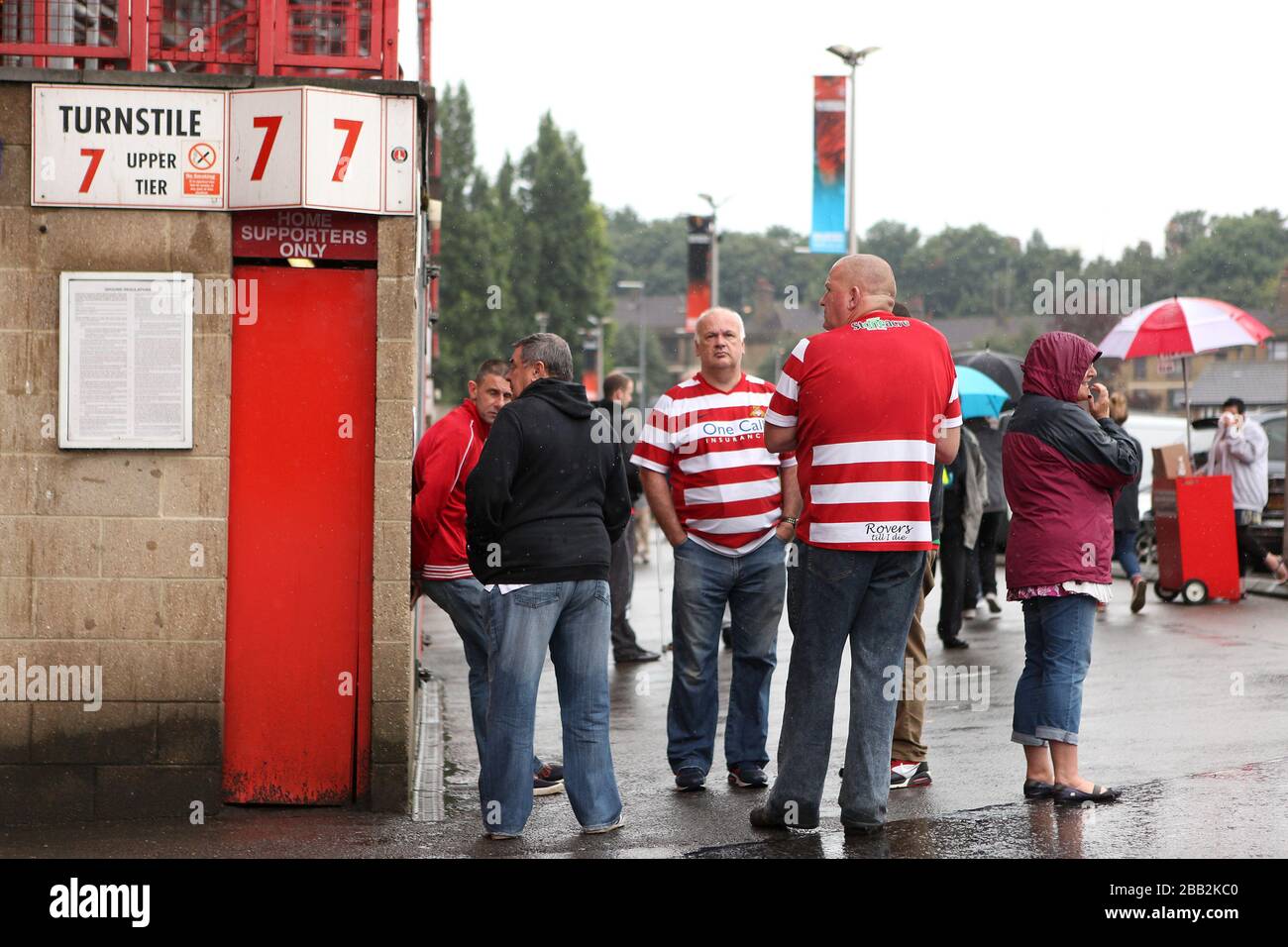 Doncaster rovers fans hi-res stock photography and images - Alamy