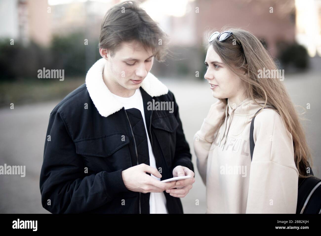 Distracted appearance hi-res stock photography and images - Alamy