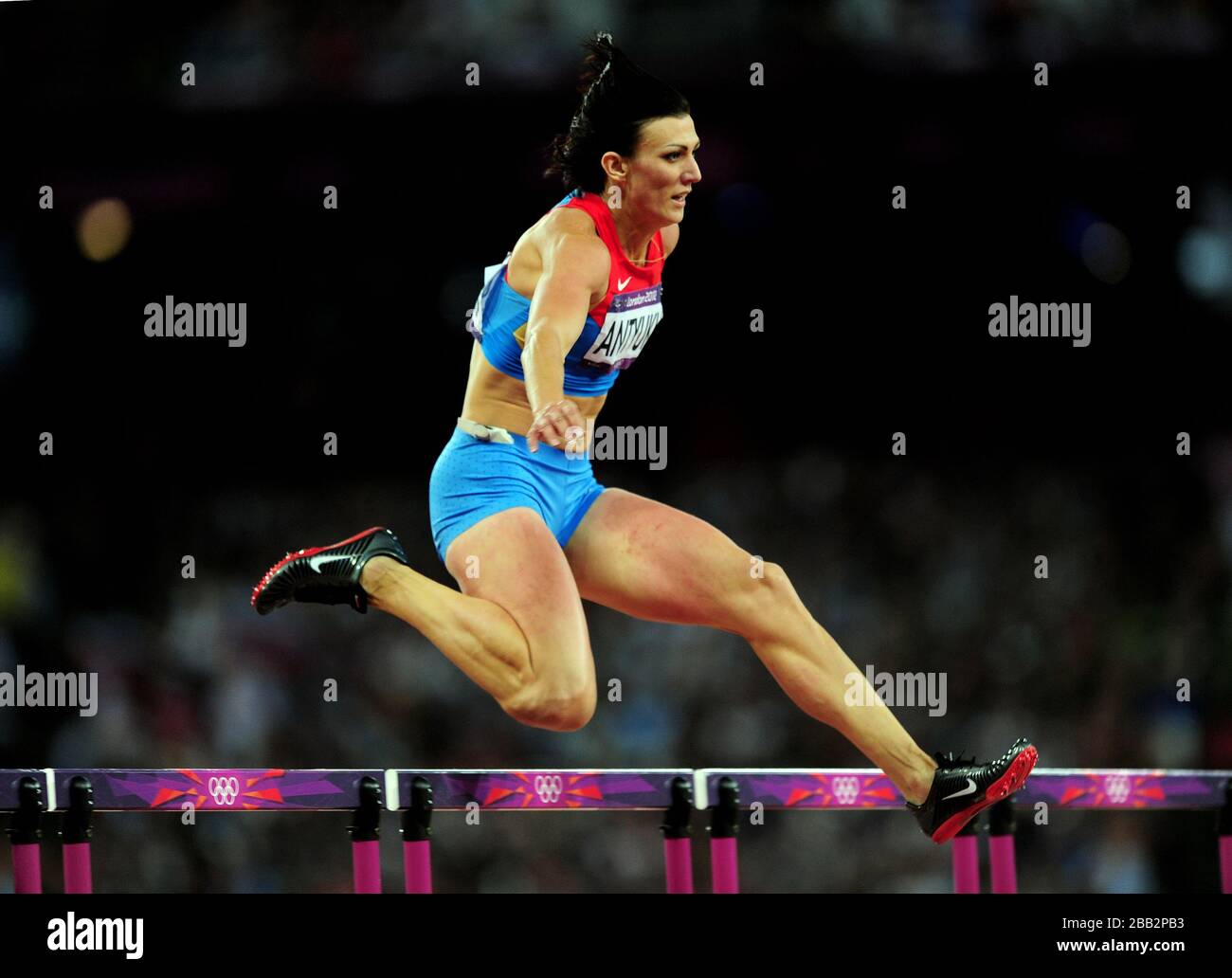 Women's 400m hurdles hi-res stock photography and images - Alamy