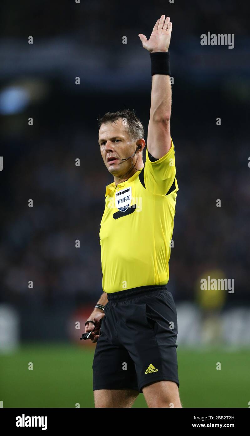 Referee Bjorn Kuipers Stock Photo - Alamy