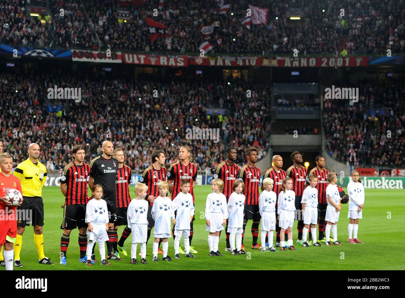 AC Milan players line up for the match Stock Photo - Alamy